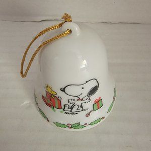 Schultz | Holiday | Vintage Schultz Peanuts 977 Merry Christmas Bell ...